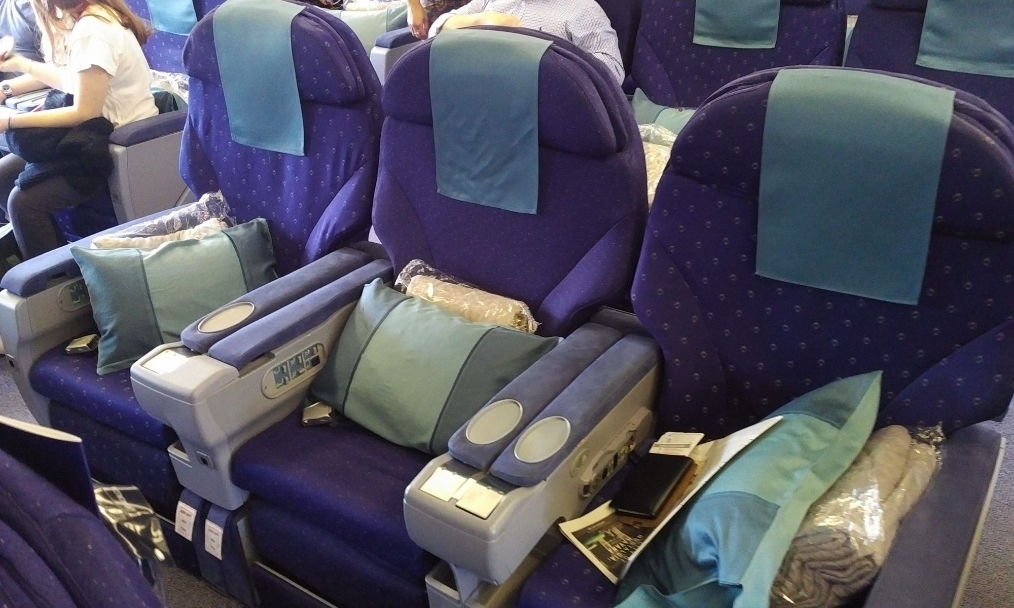 Singapore Airlines to retrofit Airbus A350-900s with new First and ...