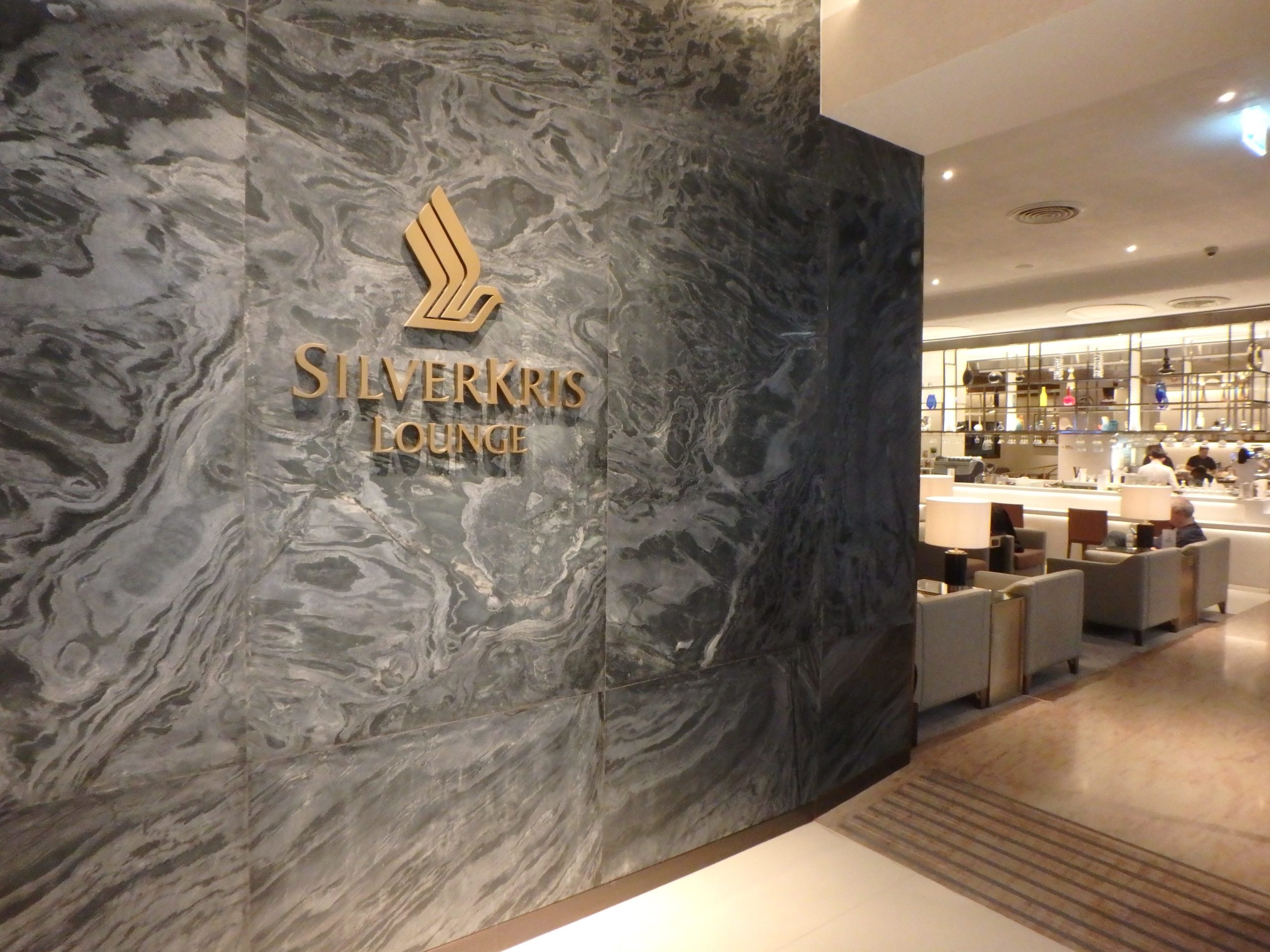 Visiting Singapore Airlines' gorgeous new Bangkok SilverKris lounge ...
