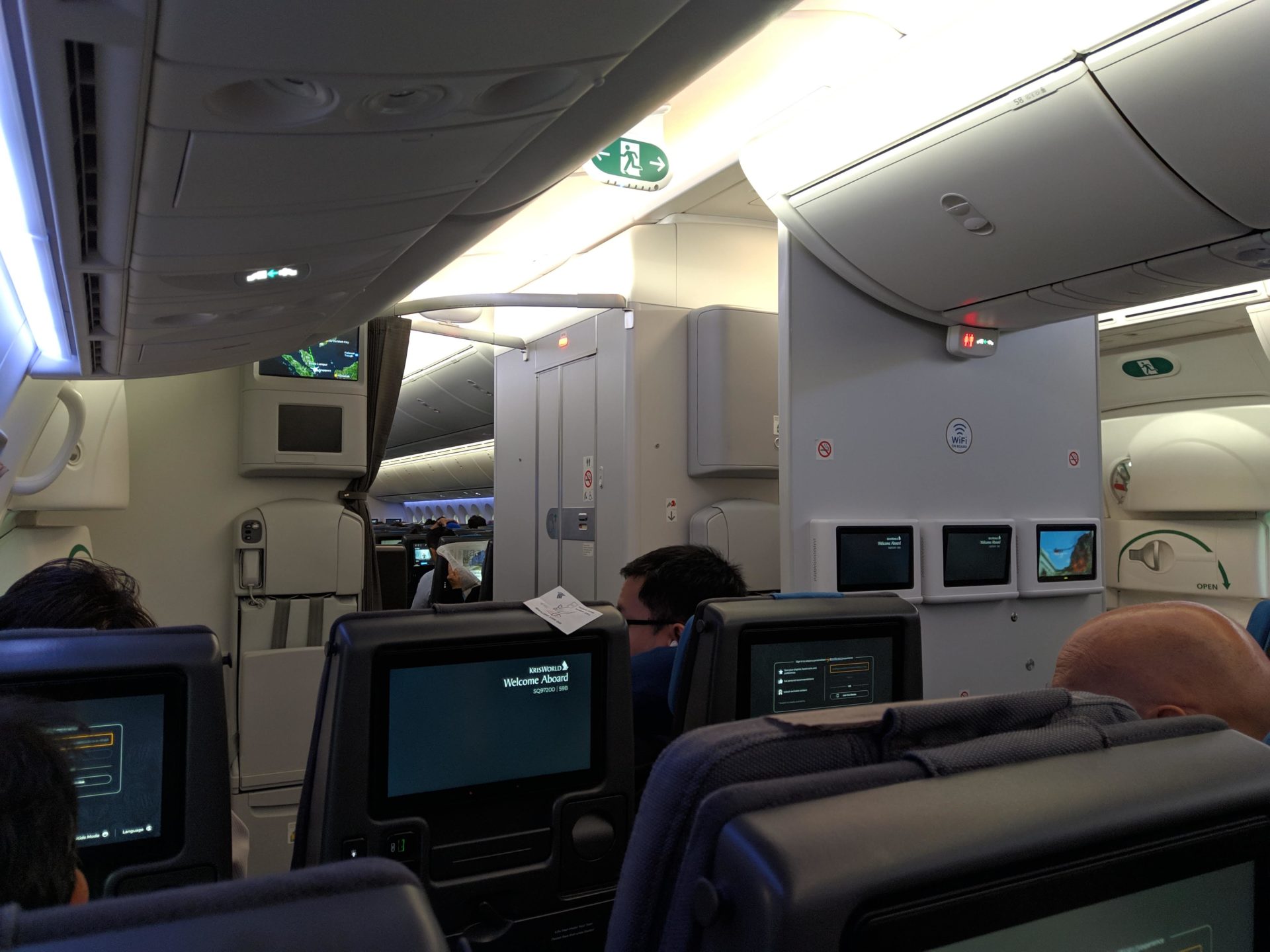 Review: Singapore Airlines B787 Economy Class Singapore to Bangkok ...
