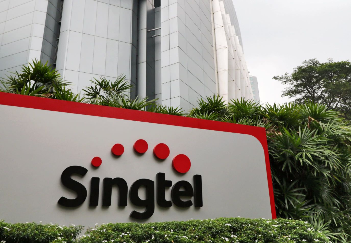 Earn up to 4.3 mpd on Singtel bill payments with AMEX KrisFlyer cobrand ...