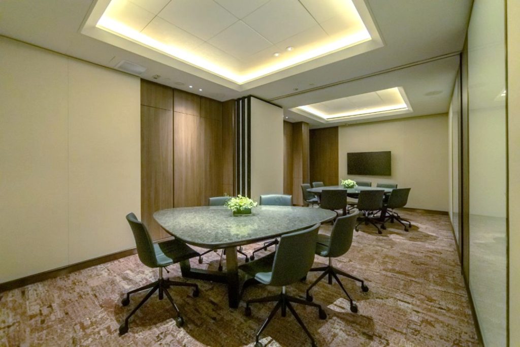 Unveiled: Singapore Airlines' new First Class Lounge & The Private Room ...