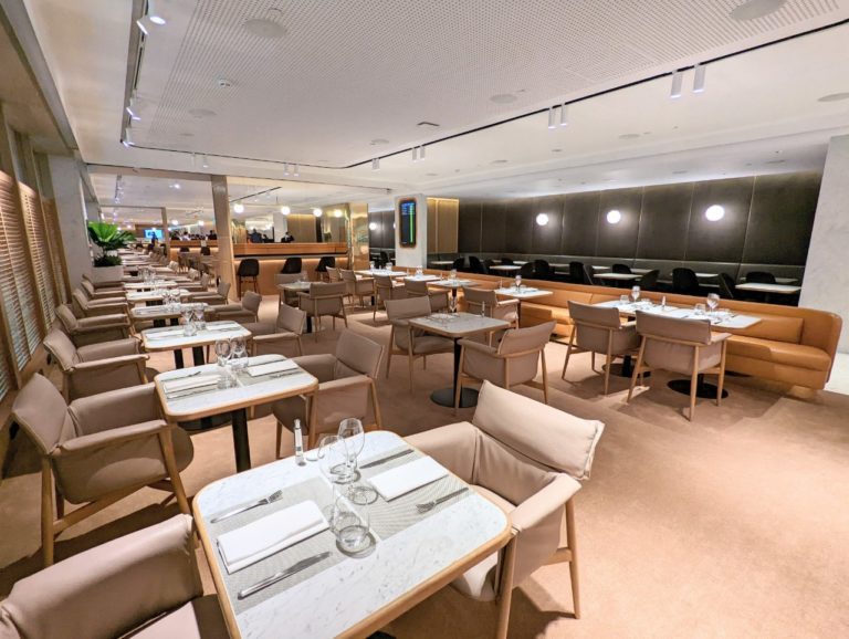 Guide: How to do a oneworld lounge safari at Changi Airport - The MileLion