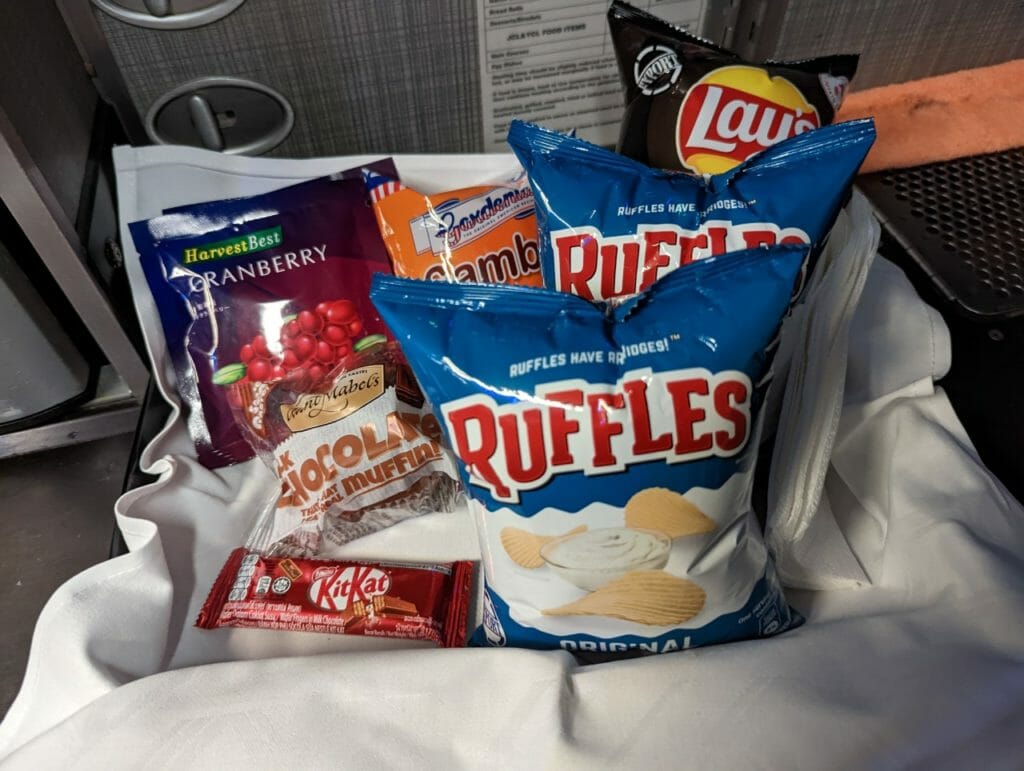 Singapore Airlines adds hawker items to snack menu - The MileLion