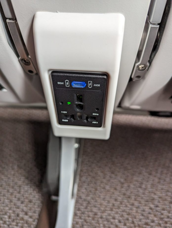 How will Singapore Airlines and Scoot's power bank restrictions affect ...