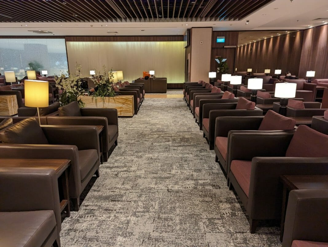 Review: Singapore Airlines SilverKris Business Class Lounge Changi ...