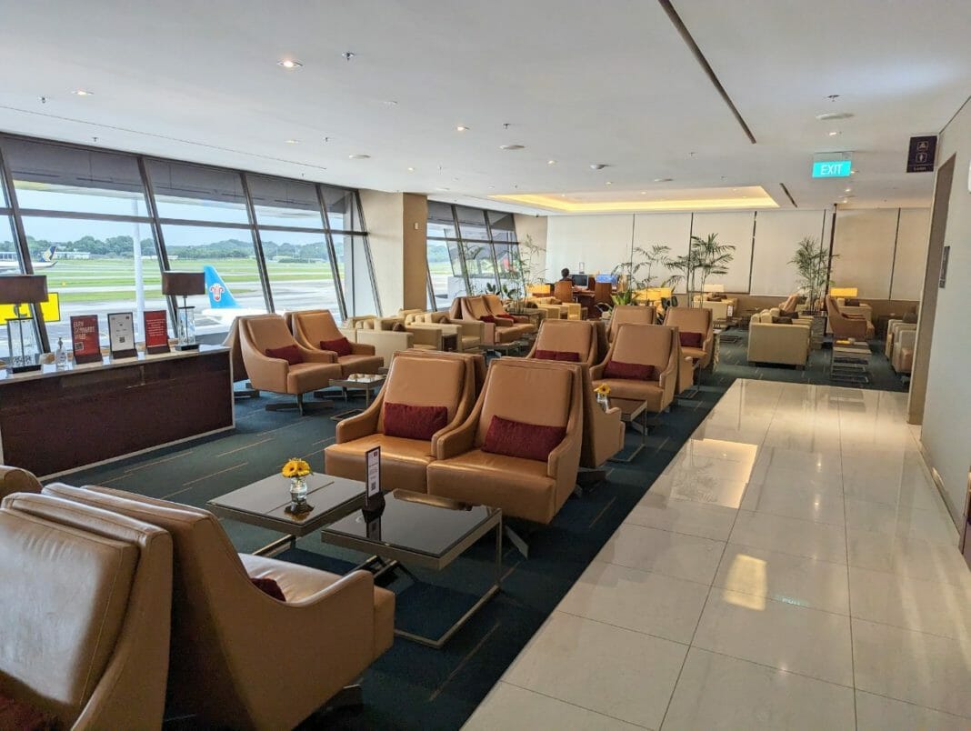 Review: Emirates Lounge Singapore - The MileLion