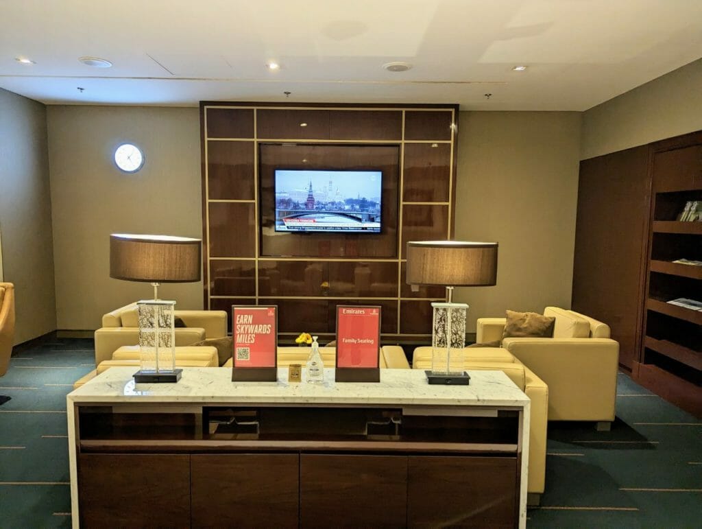 Review: Emirates Lounge Singapore - The MileLion