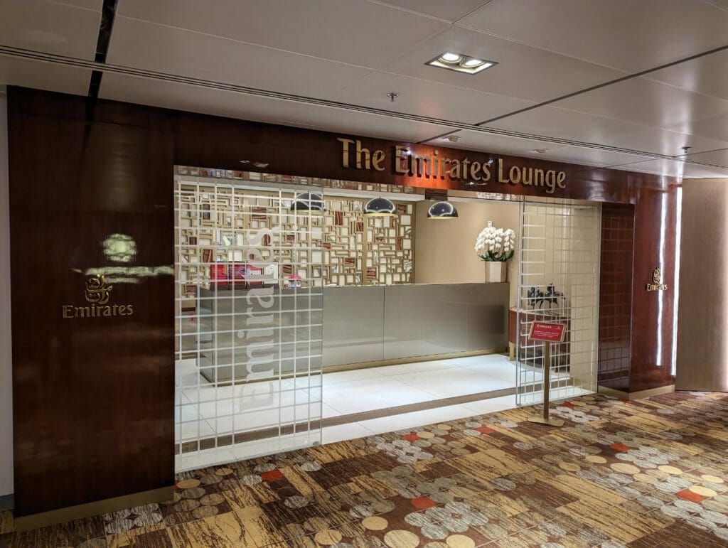 Review: Emirates Lounge Singapore - The MileLion