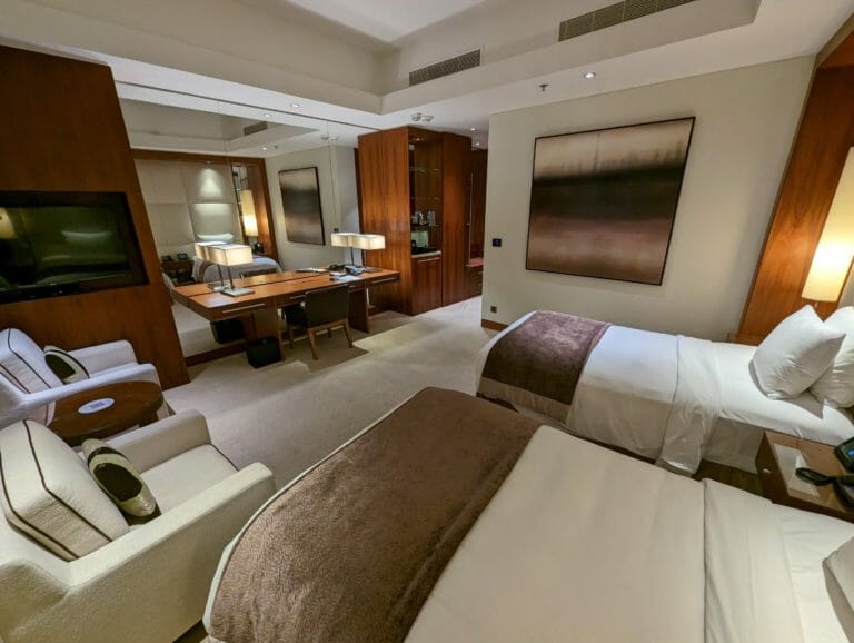 Review: Emirates Dubai Connect Experience - The MileLion