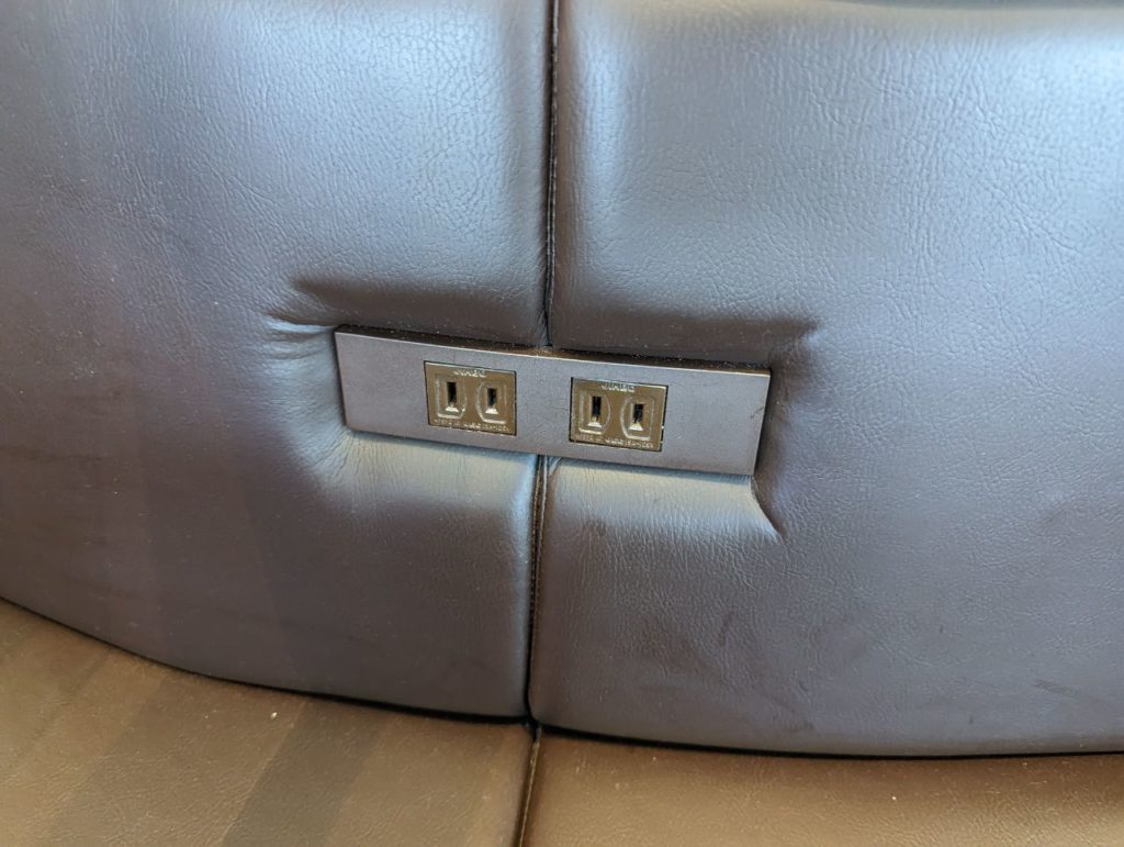 Review: KIX North Lounge - The MileLion