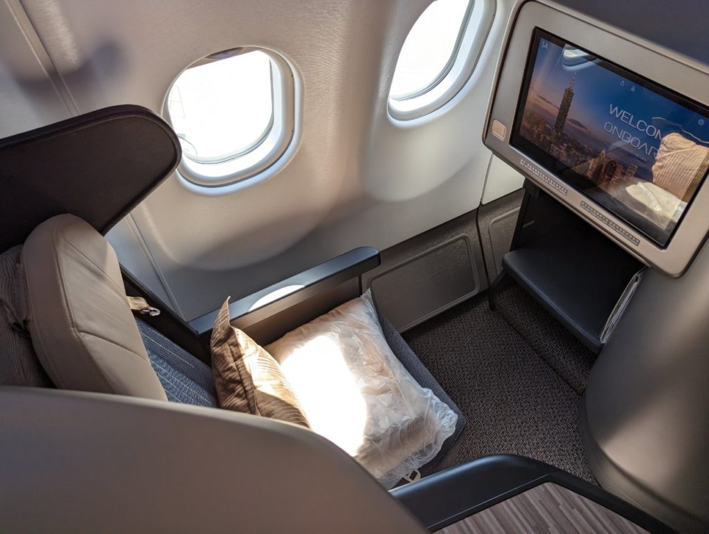 Review: STARLUX Airlines A330neo Business Class (KIX-TPE) - The MileLion