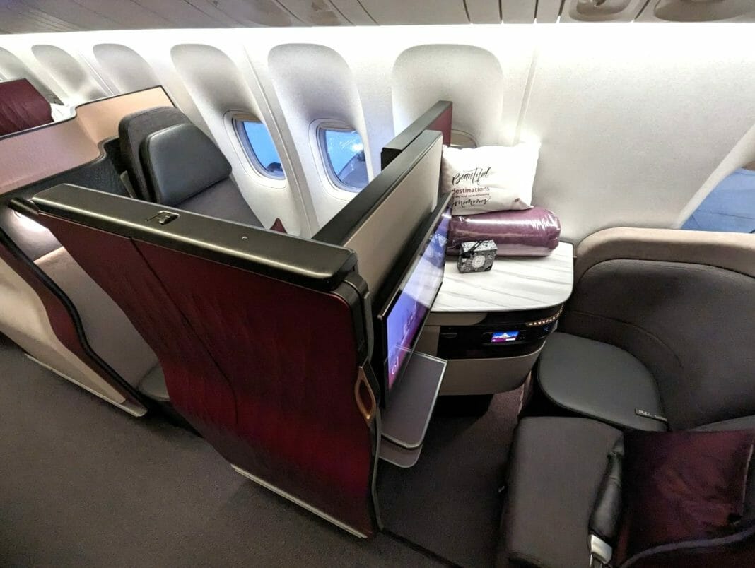 Review: Qatar Airways B777-300ER Qsuites Business Class (LHR-DOH) - The ...