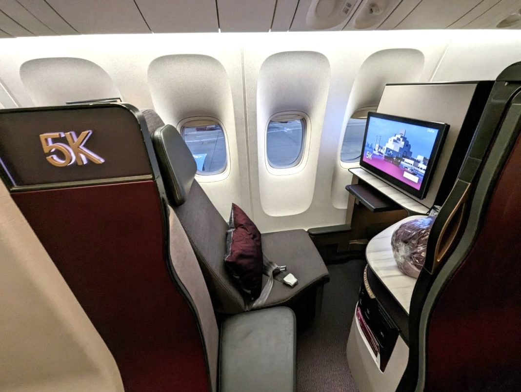 Review: Qatar Airways B777-300ER Qsuites Business Class (LHR-DOH) - The ...