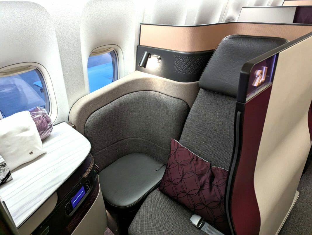 Review: Qatar Airways B777-300ER Qsuites Business Class (LHR-DOH) - The ...