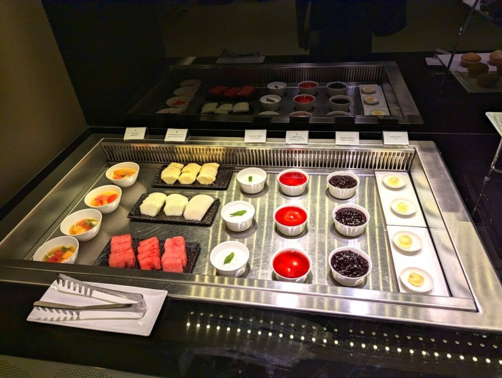 Review: Qatar Airways Premium Arrival Lounge Doha - The MileLion