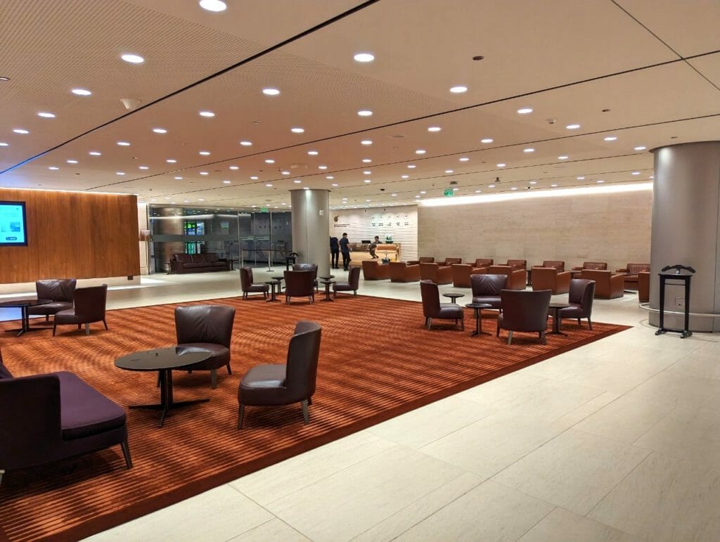 Review: Qatar Airways Premium Arrival Lounge Doha - The MileLion