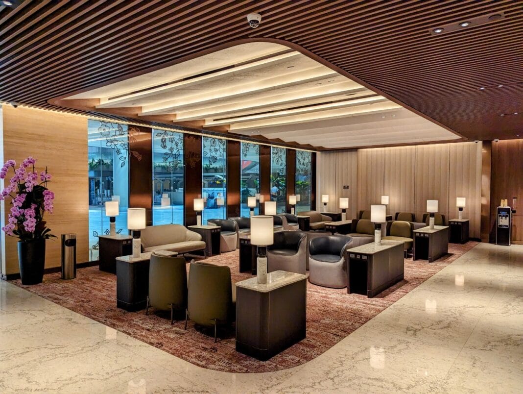 Inside look: Singapore Airlines First Class check-in reception, Changi ...