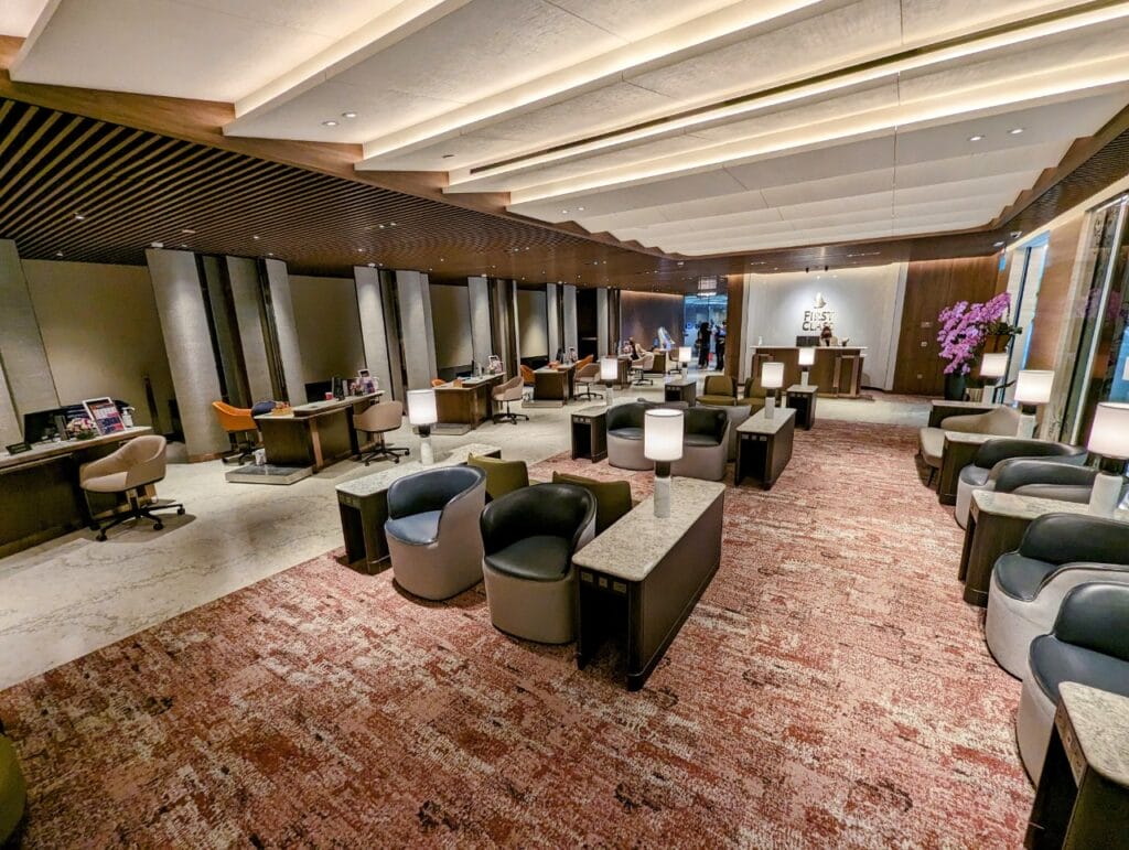 Inside look: Singapore Airlines First Class check-in reception, Changi ...