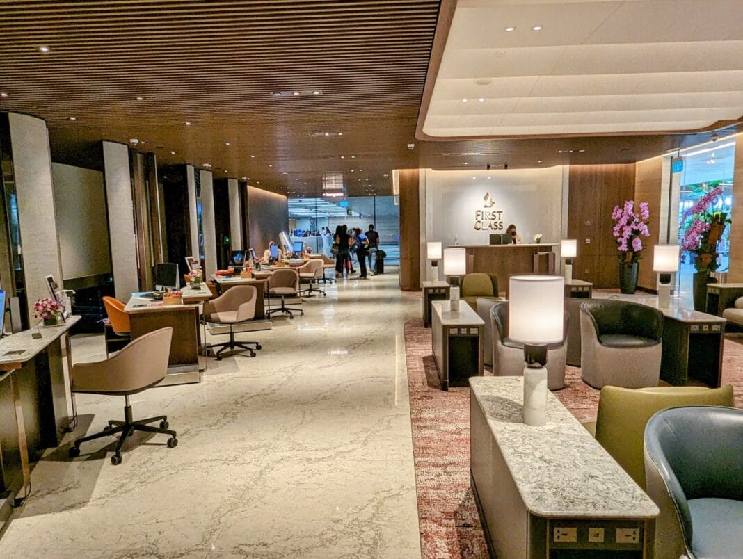 Inside look: Singapore Airlines First Class check-in reception, Changi ...