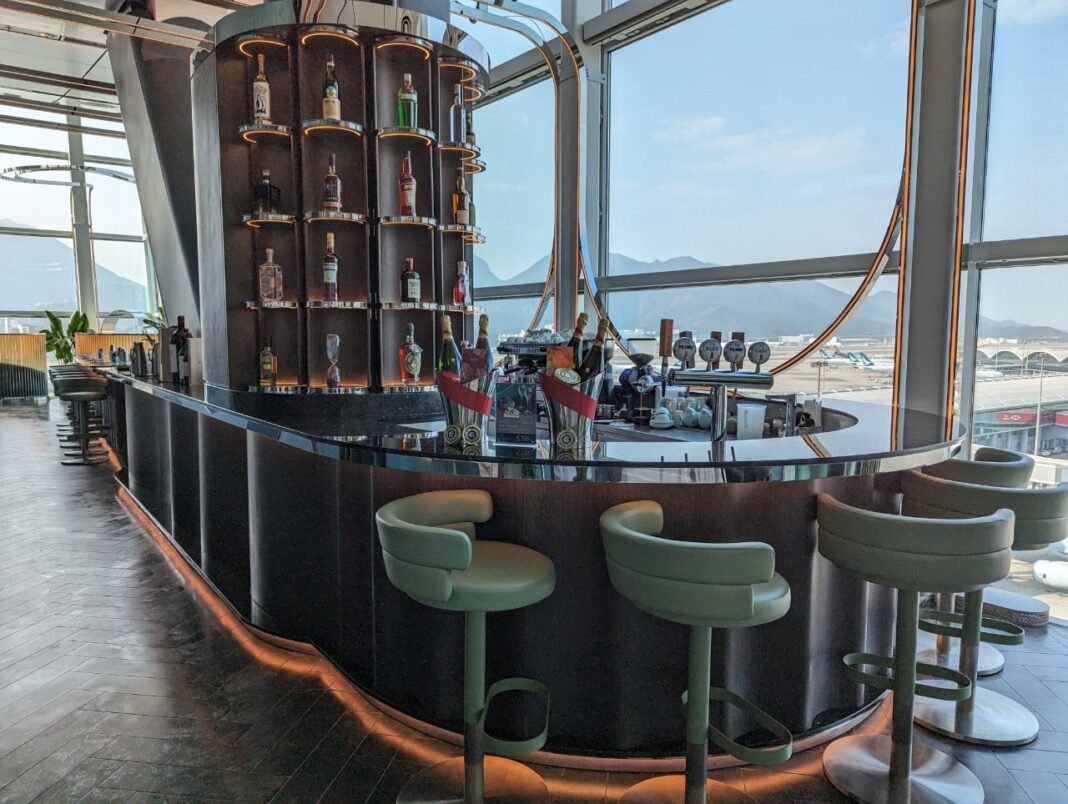 Review: Intervals Sky Bar, Hong Kong Airport - The MileLion