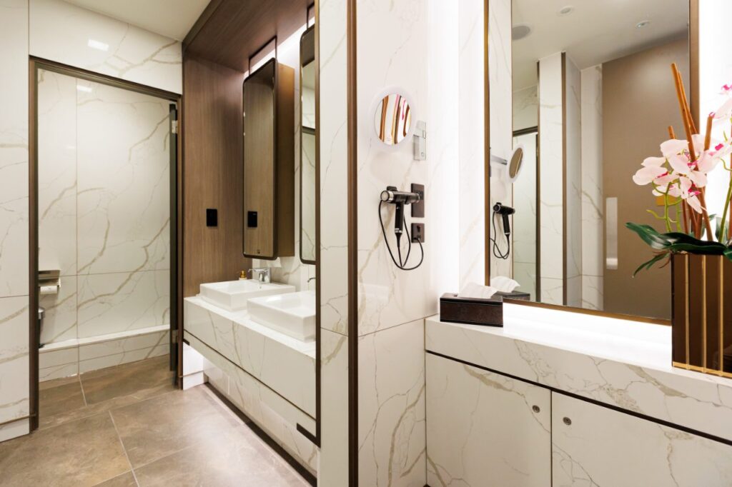 Singapore Airlines reopens refurbished SilverKris Lounge at London ...