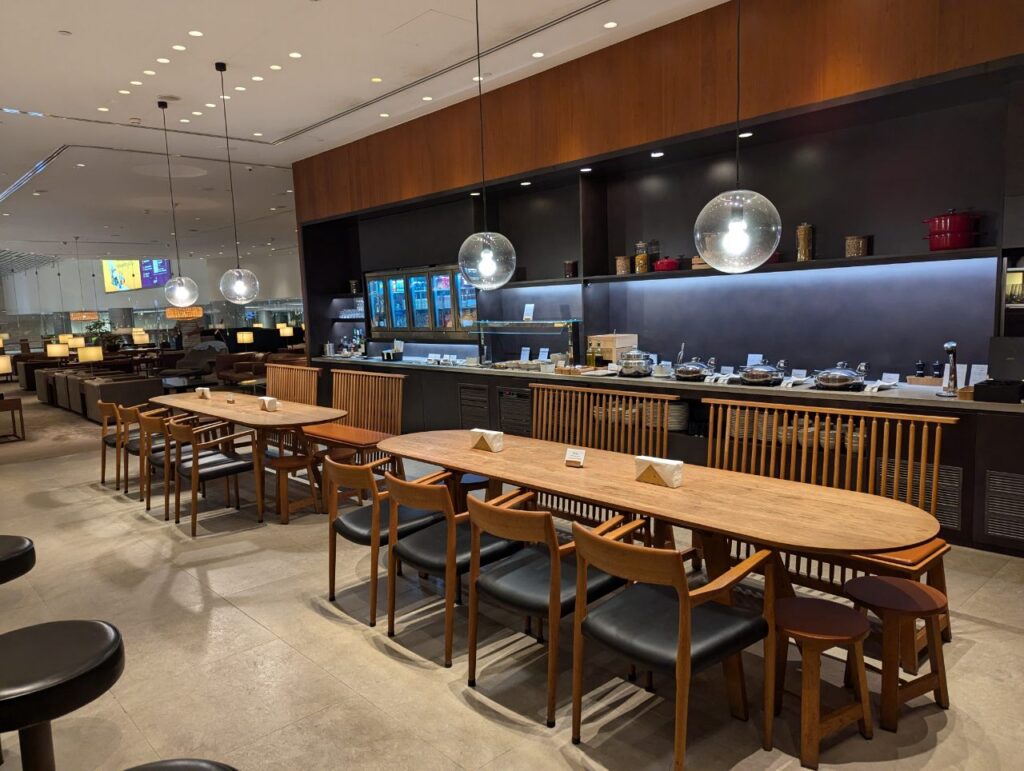 Review: Cathay Pacific Lounge, Singapore Changi Terminal 4 - The MileLion