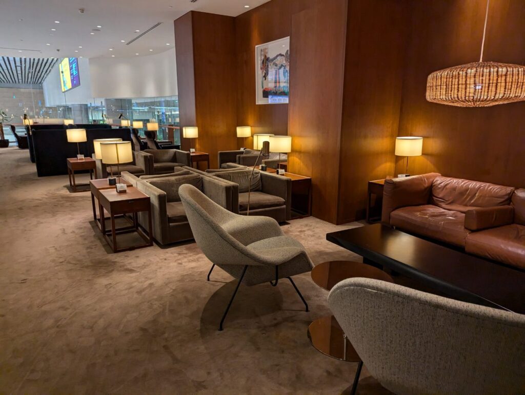 Review: Cathay Pacific Lounge, Singapore Changi Terminal 4 - The MileLion