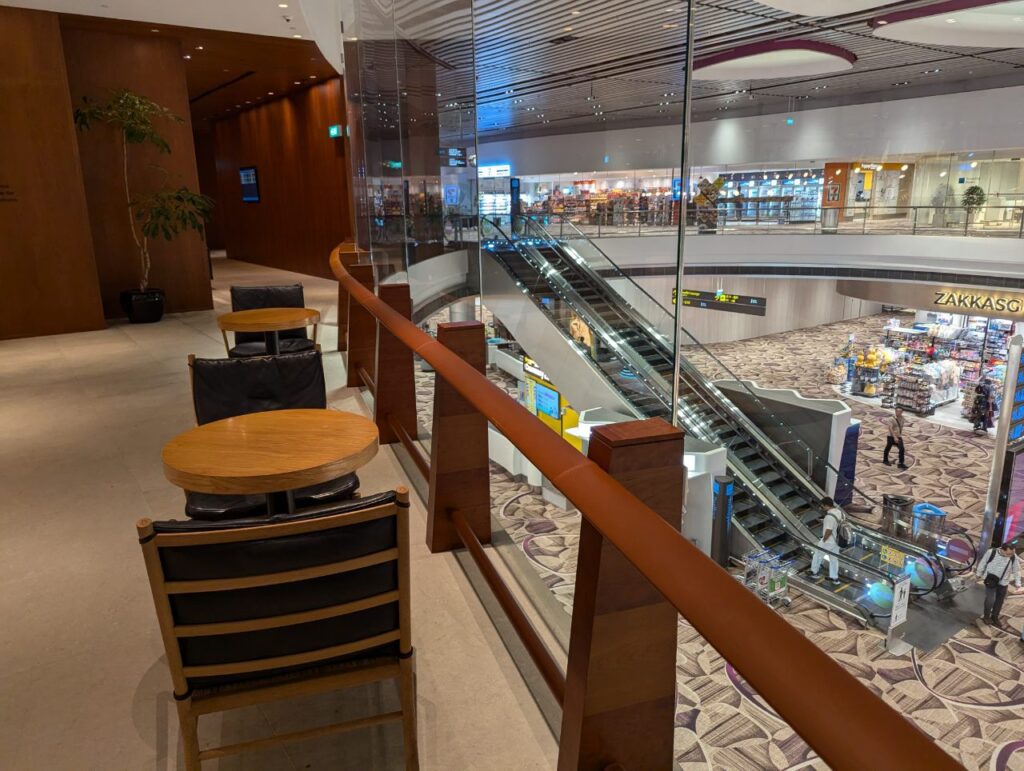 Review: Cathay Pacific Lounge, Singapore Changi Terminal 4 - The MileLion