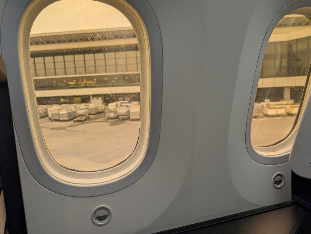 Review: ZIPAIR B787-8 Full Flat (NRT-SIN) - The MileLion