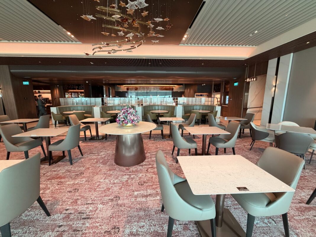 Revealed: Singapore Airlines' new First Class SilverKris Lounge at ...