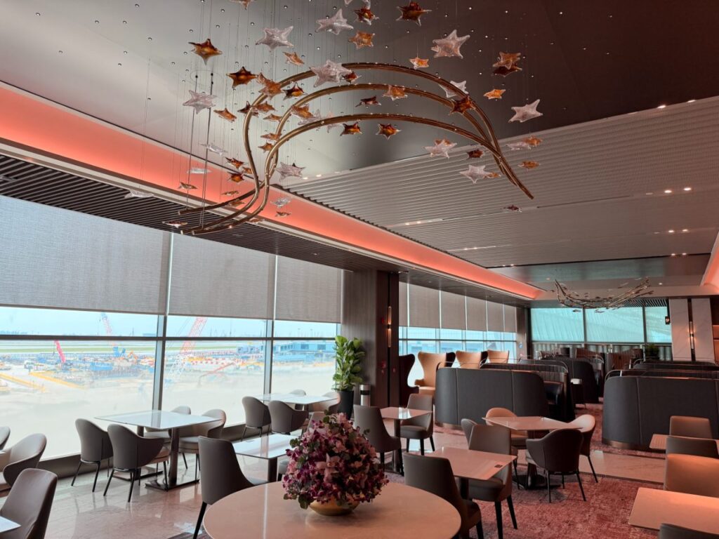 Revealed: Singapore Airlines' new First Class SilverKris Lounge at ...