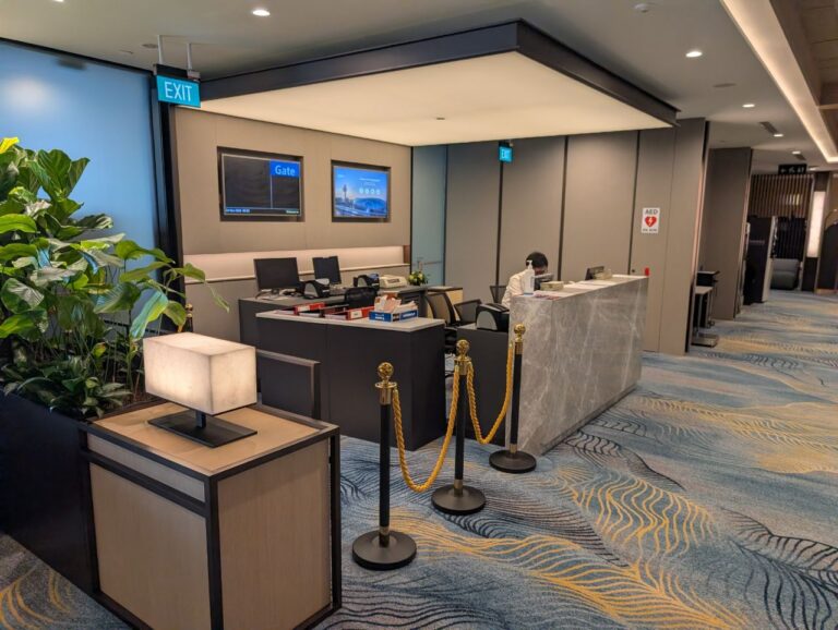 Review: JetQuay CIP Lounge, Changi Airport - The MileLion