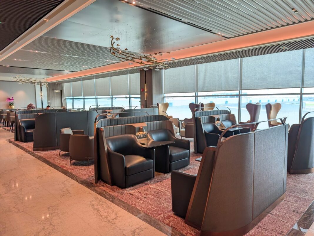 Review: Singapore Airlines First Class SilverKris Lounge, Changi ...