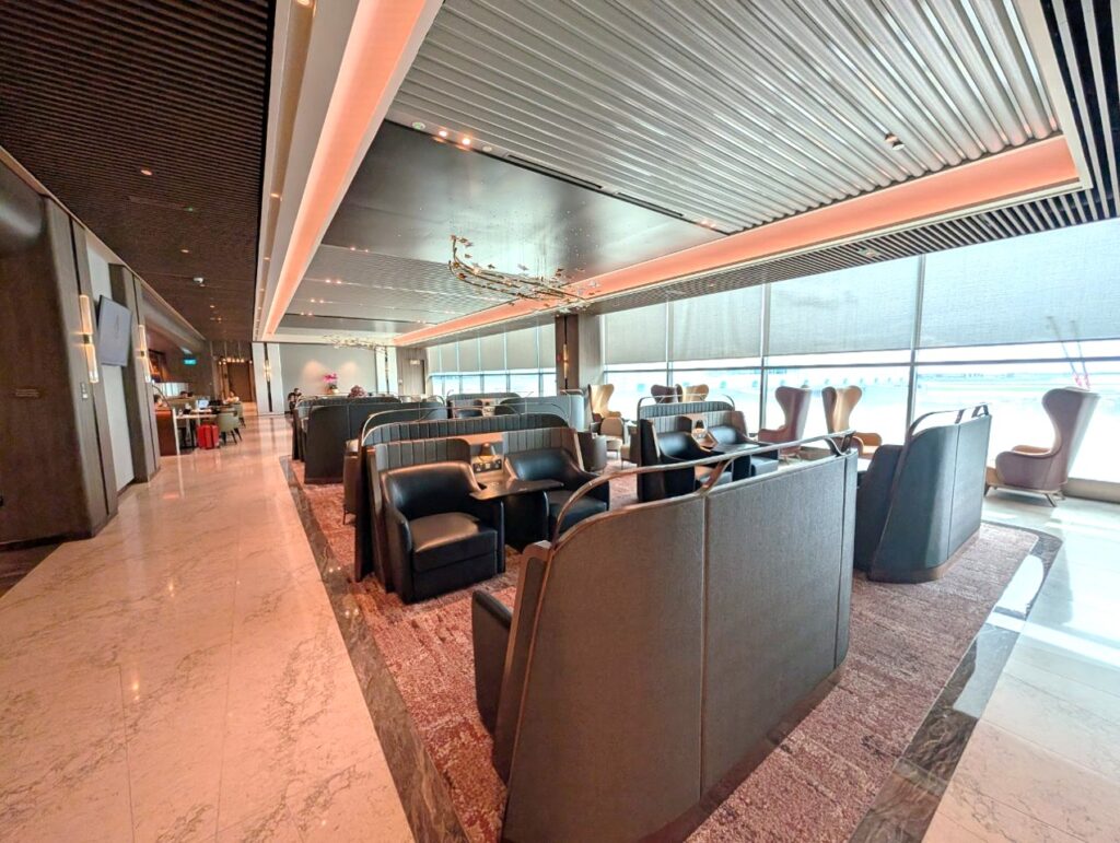 Review: Singapore Airlines First Class SilverKris Lounge, Changi ...