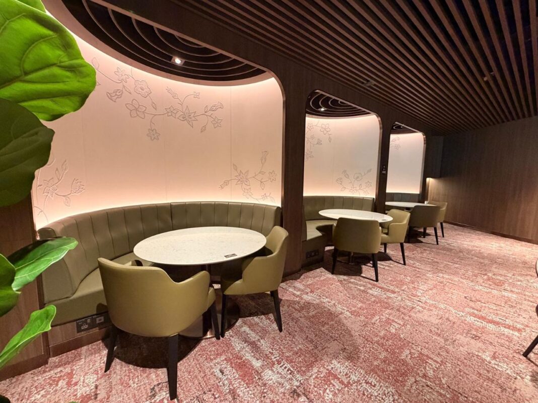Revealed: Singapore Airlines' new First Class SilverKris Lounge at ...