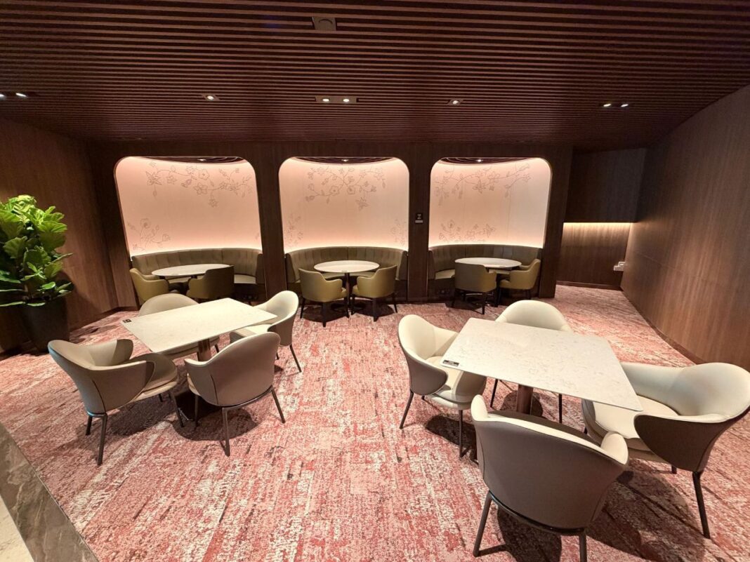Revealed: Singapore Airlines' new First Class SilverKris Lounge at ...