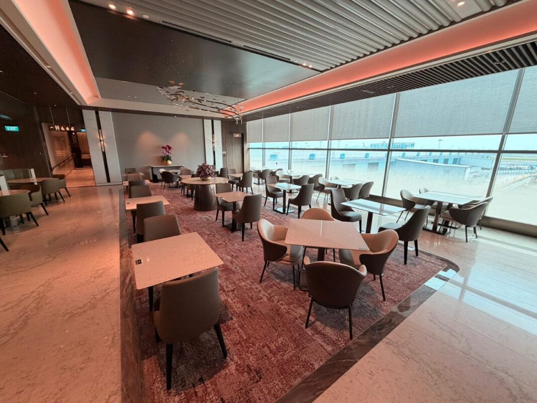 Revealed: Singapore Airlines' new First Class SilverKris Lounge at ...
