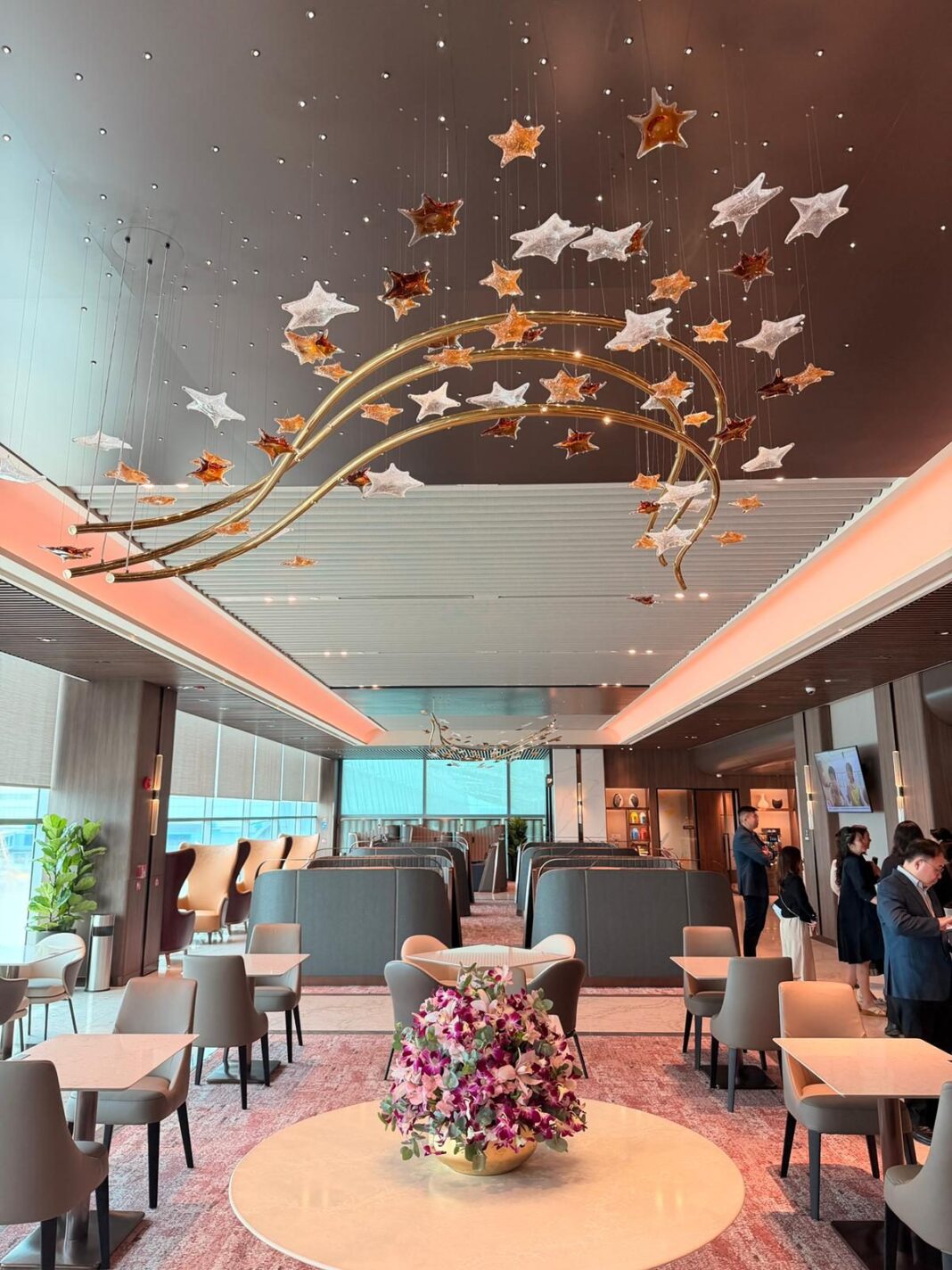 Revealed: Singapore Airlines' new First Class SilverKris Lounge at ...