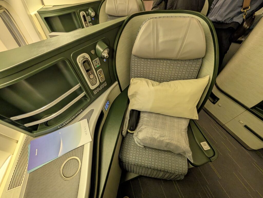 Review: EVA Air B777-300ER Business Class (SFO-TPE) - The MileLion